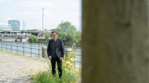 Schmitz-Portrait: Griff nach den Sternen - Clap-Club | Das People-Magazin der Kommunikationsbranche